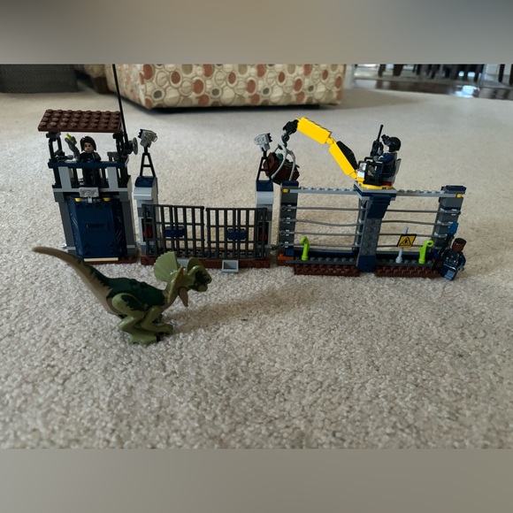 Lego | Toys | Lego 7593 Jurassic World Dilophosaurus Outpost Attack ...